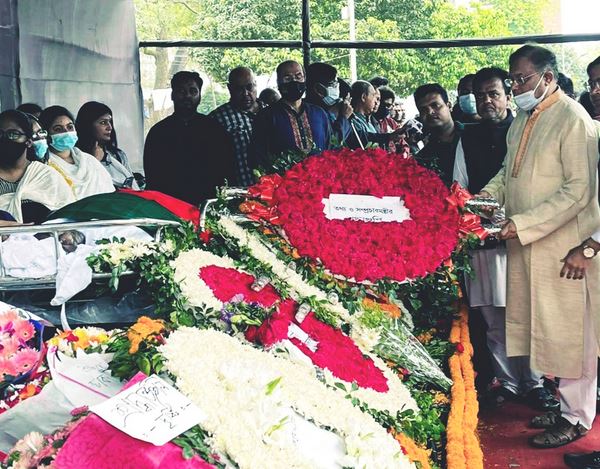 Rich tributes paid to Hasan Arif at Shaheed Minar | News