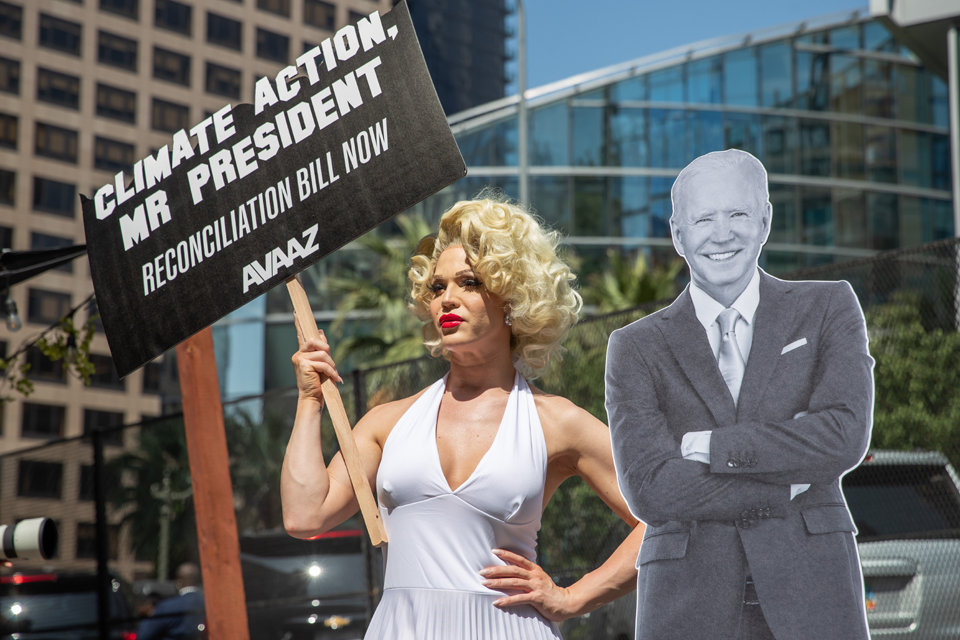 'Happy summit, Mr President': Marilyn drag queens call for climate ...