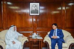 Momen urges Kuwait to recruit Bangladeshi medical professionals | News ...