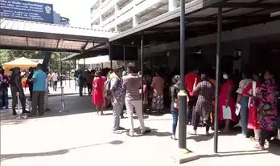 End of the line: Fed-up Sri Lankans rush for passports | News