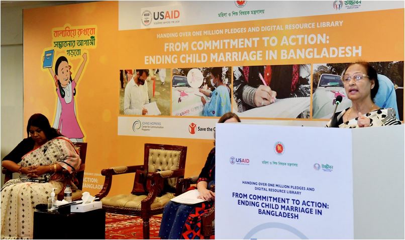 Indira collects over 10 lac signatures against child marriage | News