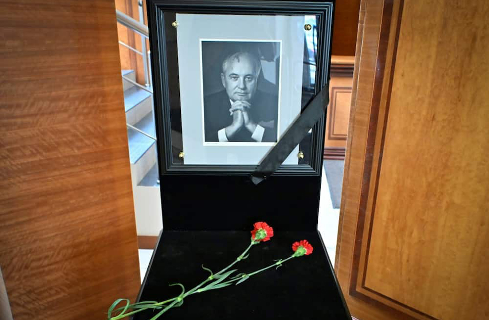 Russians bid to farewell to Gorbachev, but without Putin | News