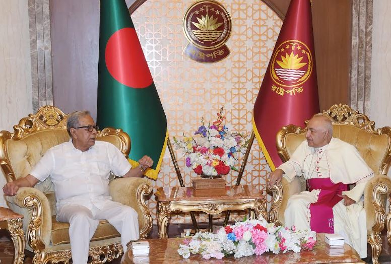 Diplomatic corps dean pays farewell call on President | News Flash