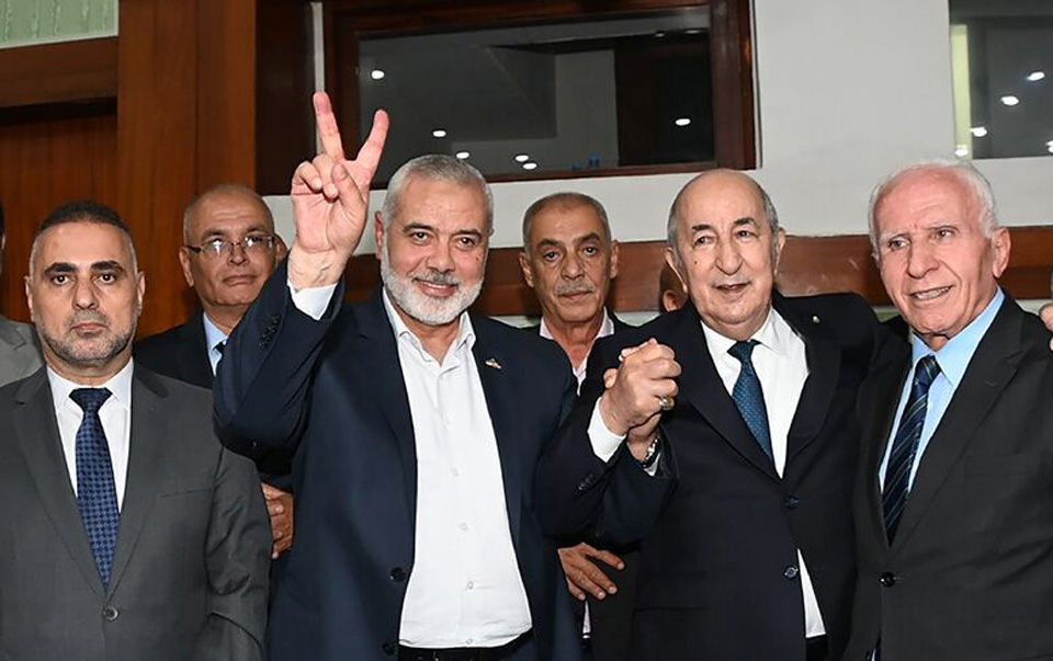 Palestinian factions sign reconciliation deal in Algiers | News