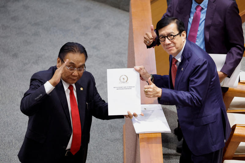 Indonesia Parliament Approves Ban On Sex Outside Marriage International
