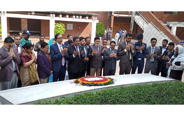 Chairman of NHRC pays tribute to Bangabandhu at Tungipara | News