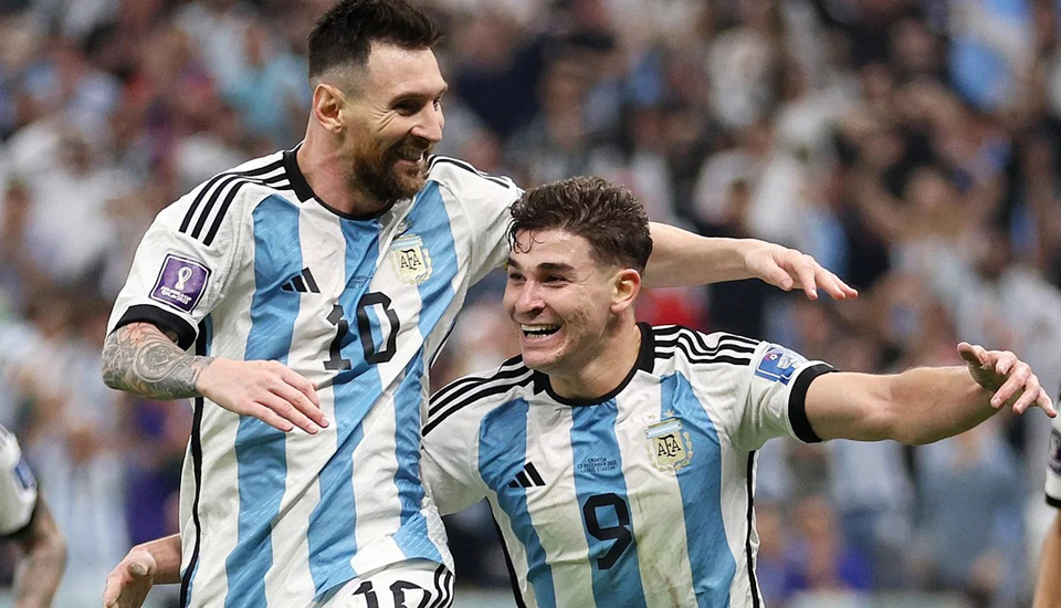 Messi and Alvarez fire Argentina past Croatia into World Cup final ...