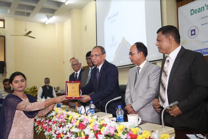 33 students get dean's award at RU | News