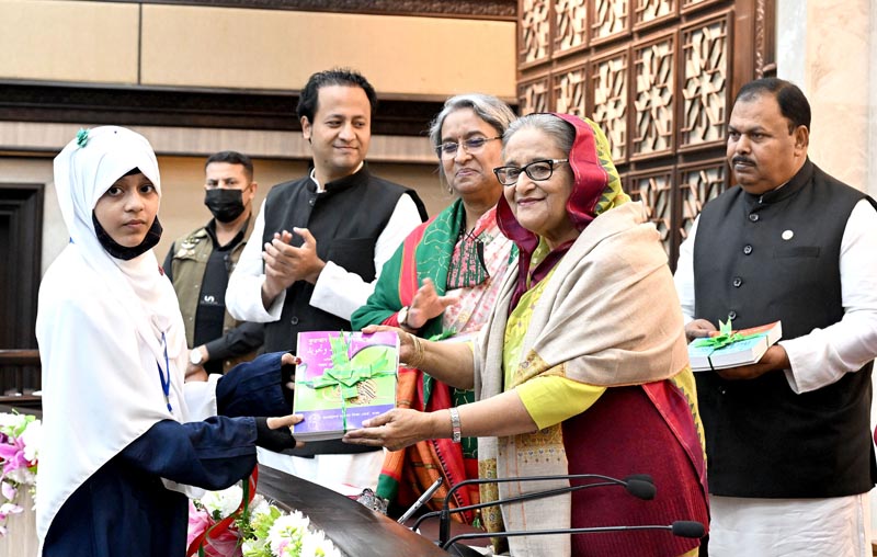 PM launches nationwide free textbook distribution | News Flash