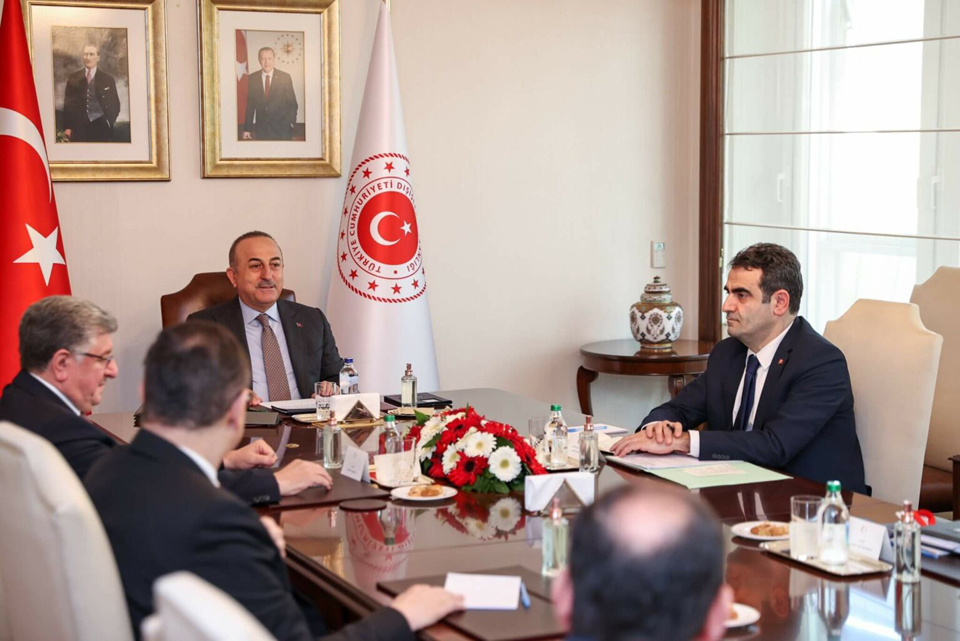 Turkey hosts Syria opposition after outreach to Assad | News