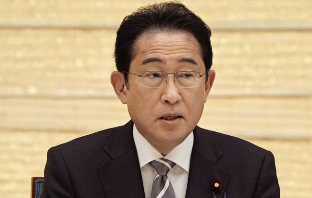 Japan PM safe after 'smoke bomb' at speech: Japanese media | News