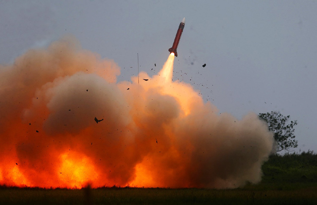 US, Philippine troops fire rockets at ship in largest-ever drills | News