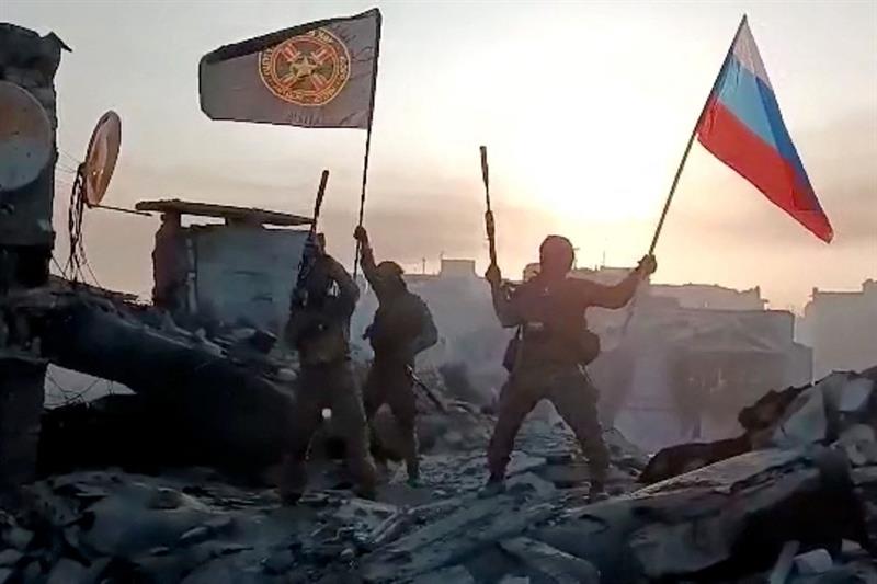 Ukraine denies fall of Bakhmut, says advancing in suburbs | News