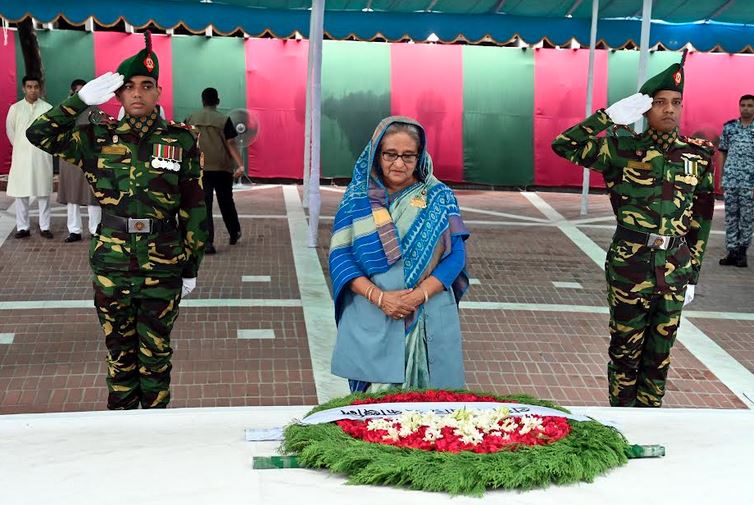 PM pays homage to Bangabandhu at Tungipara | News Flash
