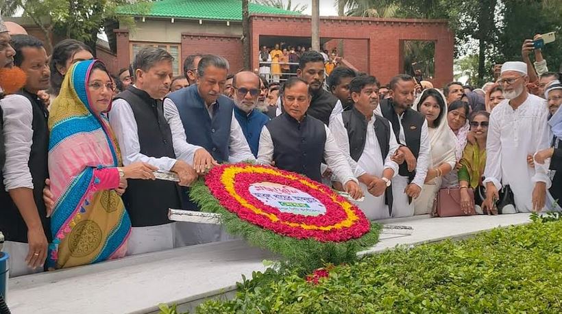 BCC Mayor Abul Khair Abdullah pays tribute to Bangabandhu at Tungipara ...