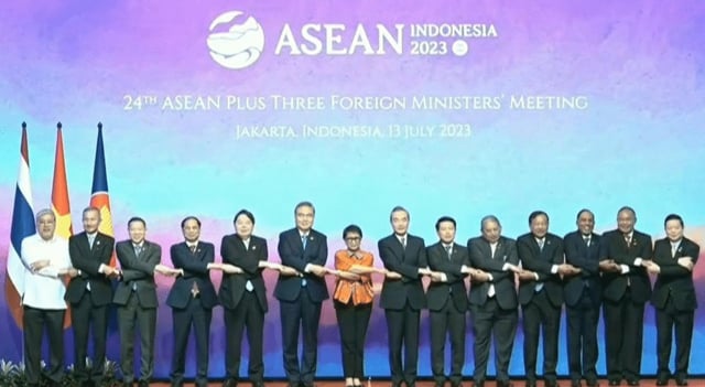 Big power disputes in spotlight at Southeast Asia security meet | News