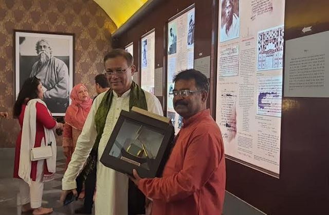 Hasan visits 'Bangladesh Bhaban' in Santiniketan | News