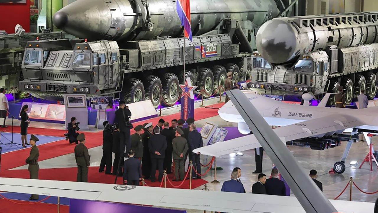 Kim Shows Off New North Korean Drones Icbms To Russia Defence Minister