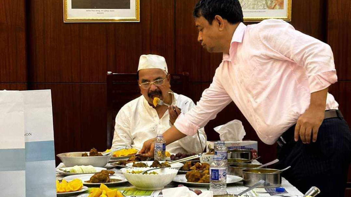 DB chief Harun entertains BNP leader Gayeshwar | News