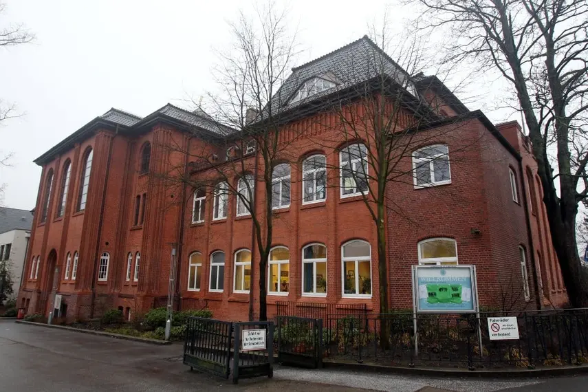 Students evacuated from German high school over 'threat' | News