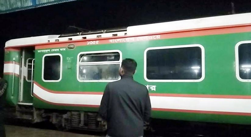 Train set on fire in Sylhet | News