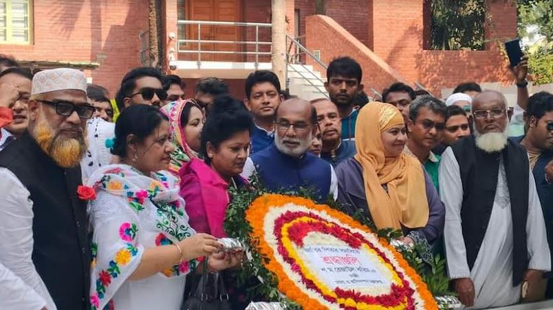 Minister Rezaul Karim pays tributes to Bangabandhu at Tungipara | News