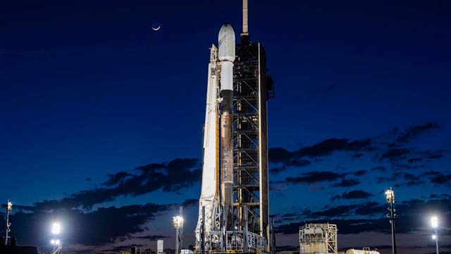 Private US spaceship poised to launch for the Moon | News