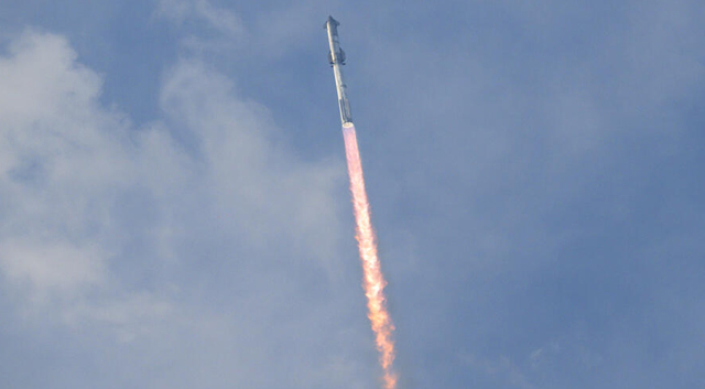 SpaceX mega rocket makes successful test flight but lost in descent | News