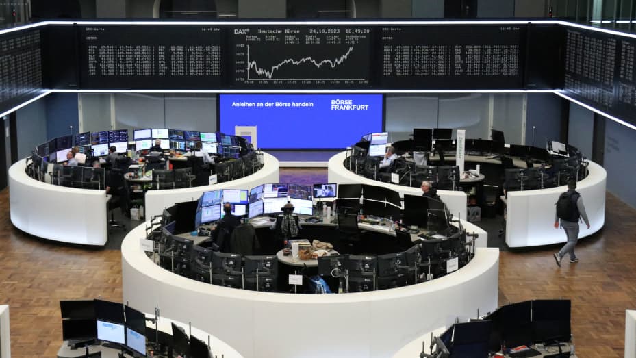 European stocks diverge at open | Business