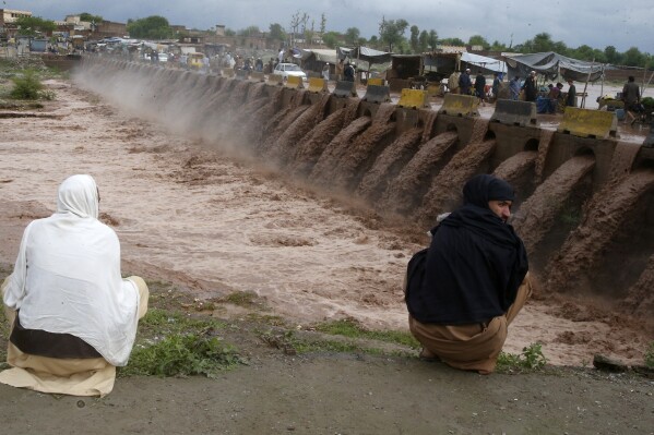At least 143 killed in Pakistan's unusually heavy April rains | News