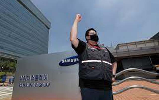 Samsung workers in S. Korea stage first strike: union | Business