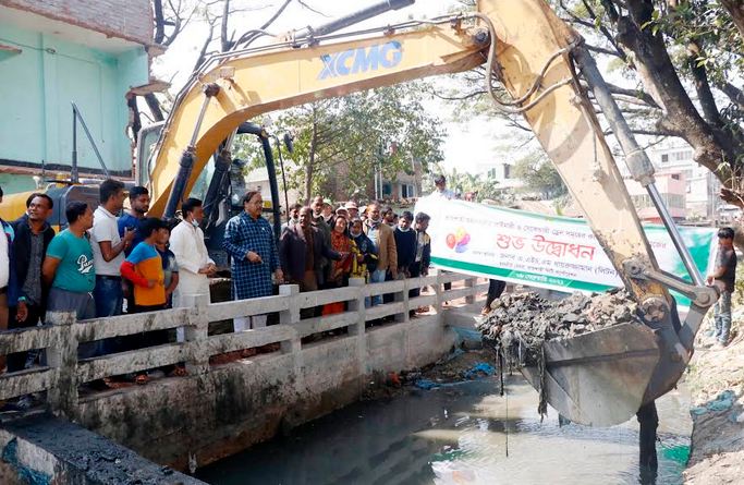 RCC implemented drainage, approach road projects | District
